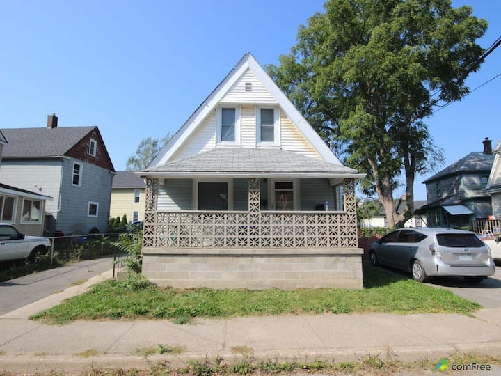 Cozy And Cute House In Beautiful Niagara Falls - Niagara Falls