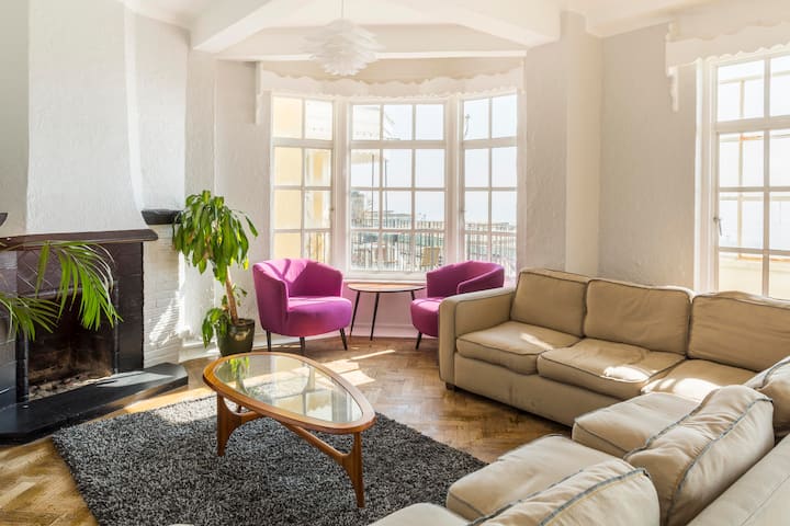 Palace Pier Apt1: Seaview With Private Balcony - Brighton