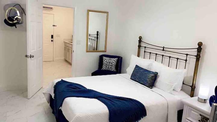 Cozy Studio , 5 Min Away From Las Airport. - Boulder Station Hotel and Casino