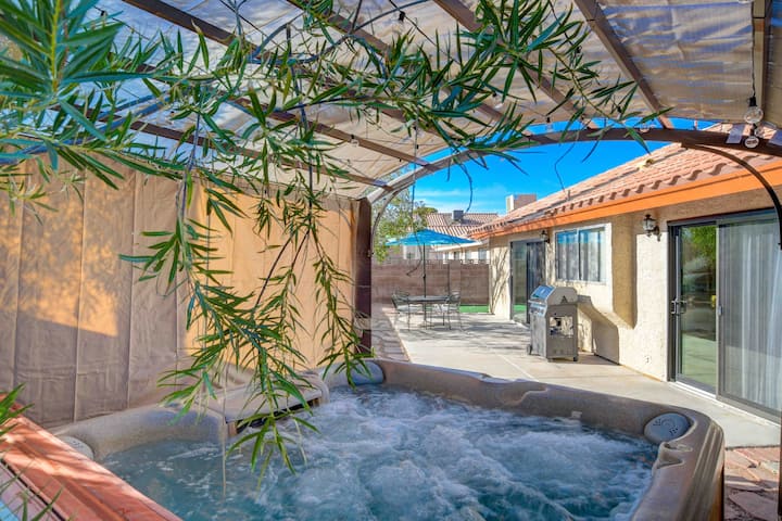 Gorgeous Boho 3br Home Private Spa! 8 Min To Strip - Las Vegas, NV