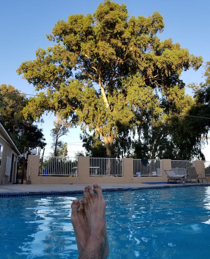 Guesthouse +Loft For 8 @ Private
3 Ac Gated Estate - Simi Valley, CA