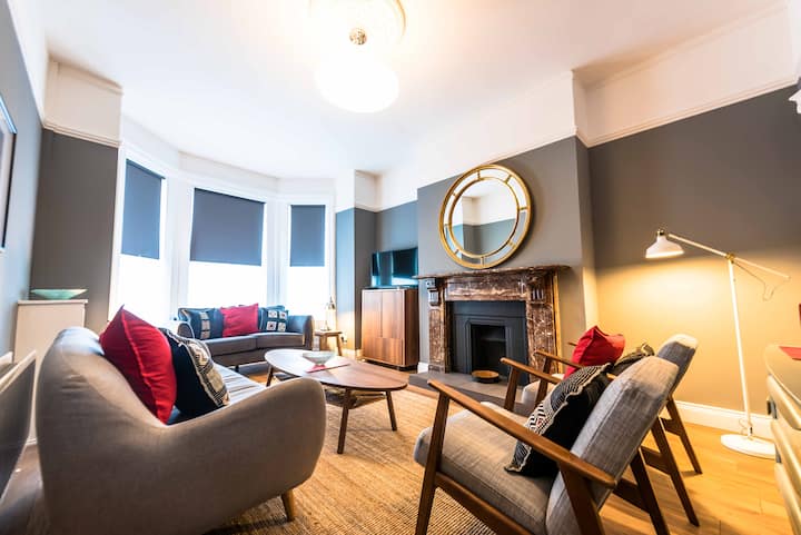 Spacious House-queen's Qtr - Belfast