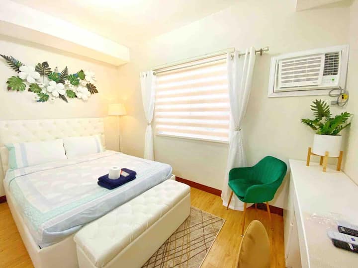 Lovely Studio Unit @Mesaverte Residence, Top Floor - Cagayan de Oro