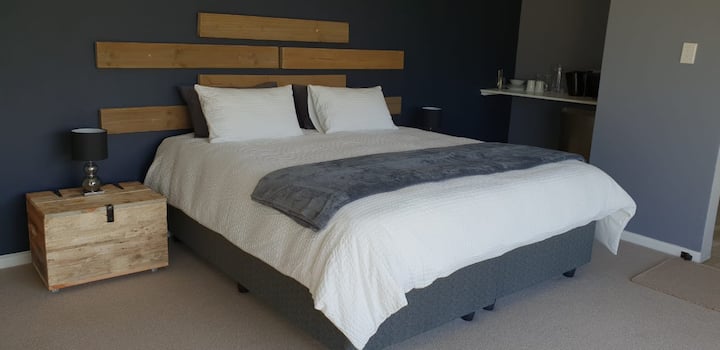 Palms On Ibiza
Large Bedroom, En-suite Bathroom - Saint Francis Bay