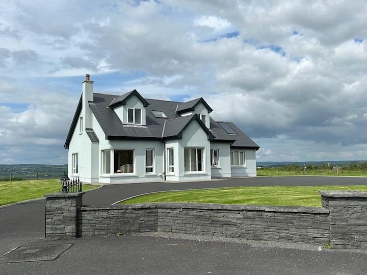 Home Along The Wild Atlantic Way - Lahinch