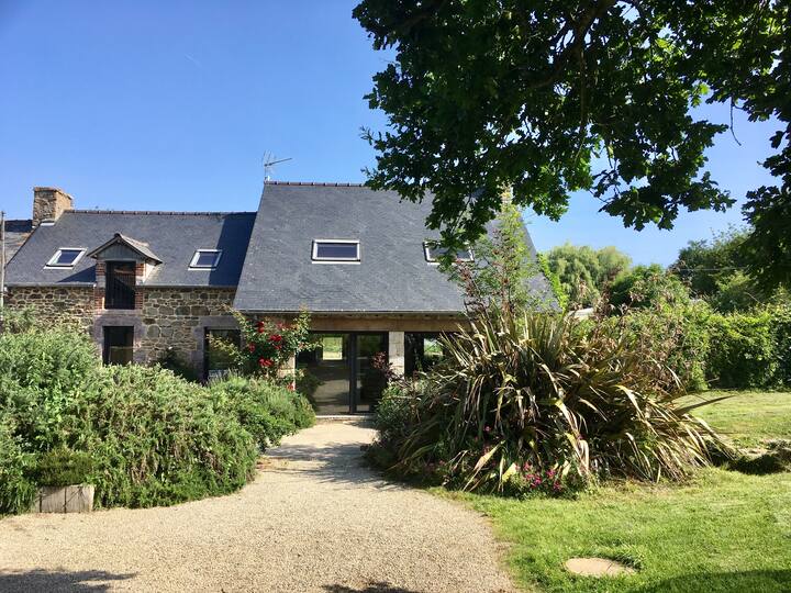 Gîte De Caractère De Grande Capacité - Côtes-d'Armor