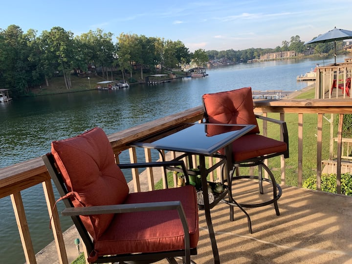Adorable Lake Getaway - Hot Springs, AR