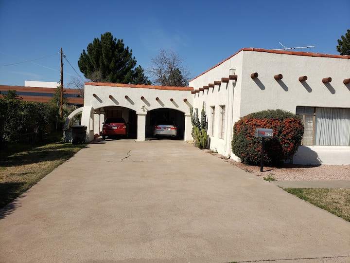 Adobe Style Family Guest House & Spacious Lawn - Aeropuerto de Phoenix-Sky Harbor (PHX)