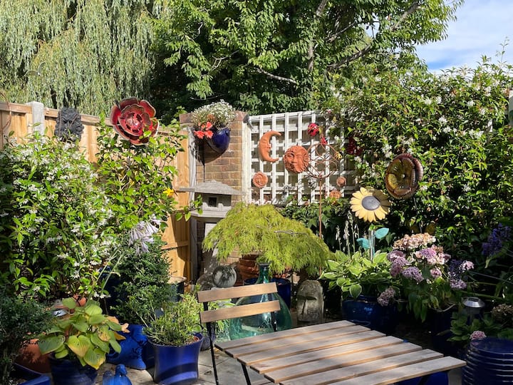 Unique Self-contained Garden Studio Apartment - Mudeford