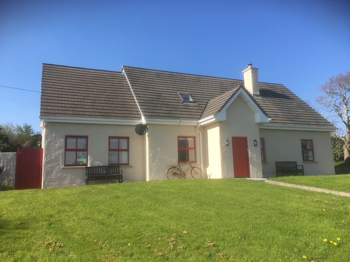 4 Bedroom Cottage With Gardens Ideal For Families - Westport