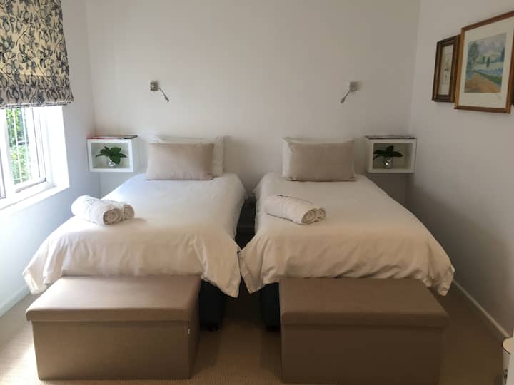 Rondebosch Vacation Rentals & Homes - Rondebosch, Cape Town, South ...