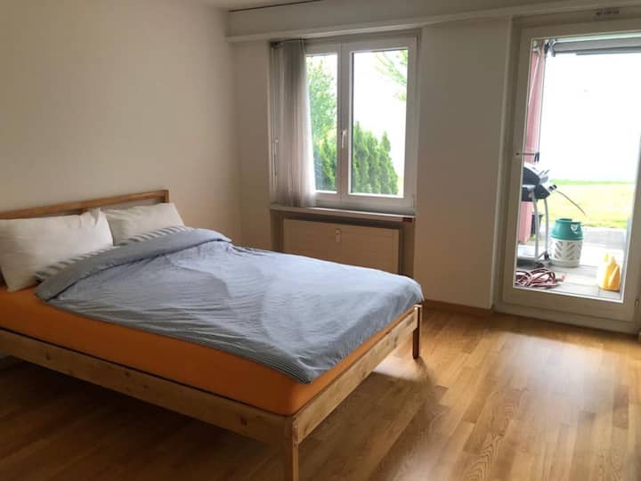 Zimmer Mit Gartensitzplatz Und Seesicht - Erlenbach