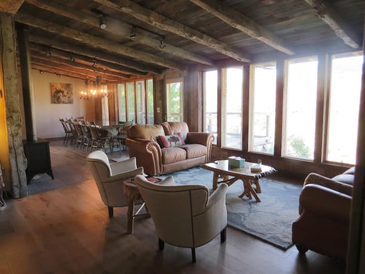 Elk River Art  - Guest House - Gardiner, MT