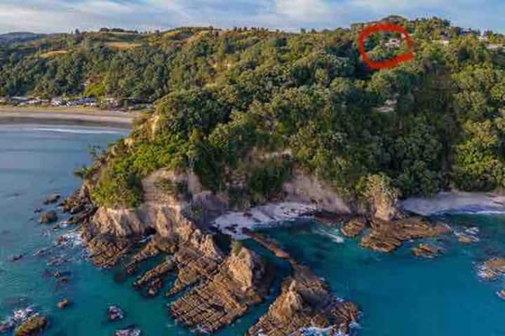 Mid-century Home Away From Home - 華卡塔尼