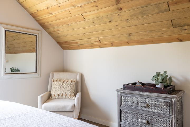 Modern Farmhouse Stay - Rapid City, SD