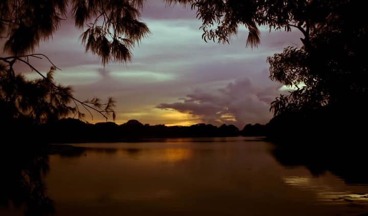 House By The Lake -Your Own Kolkata Homestay - Howrah