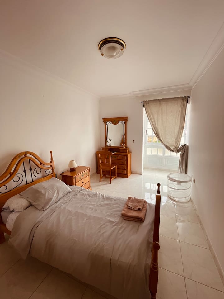 Habitación Muy Tranquila Cerca Del Casco Histórico - Teneriffa
