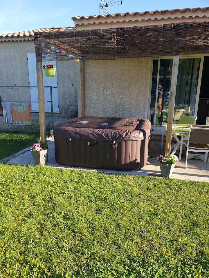 Maison 2 Chambres Avec Spa Et Jardin - Pernes-les-Fontaines