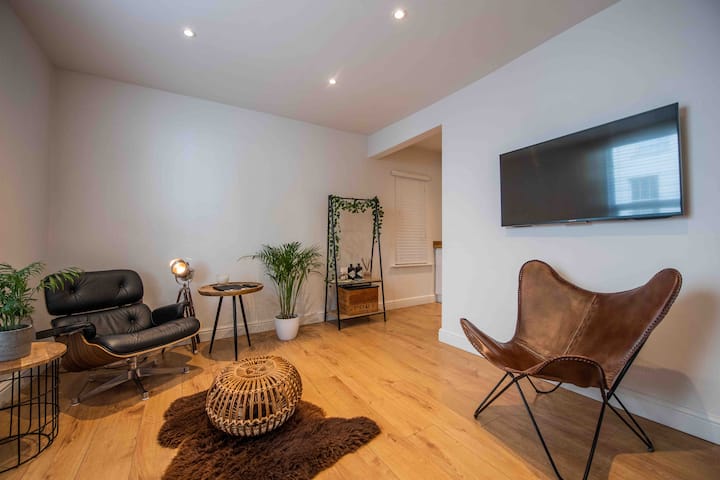 Boutique, Duplex One Bedroom Apartment - 첼트넘