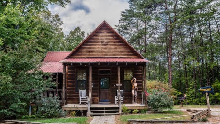 Pigeon Forge Mountaintop Cabin 1 Mile From Parkway - Pigeon Forge, TN