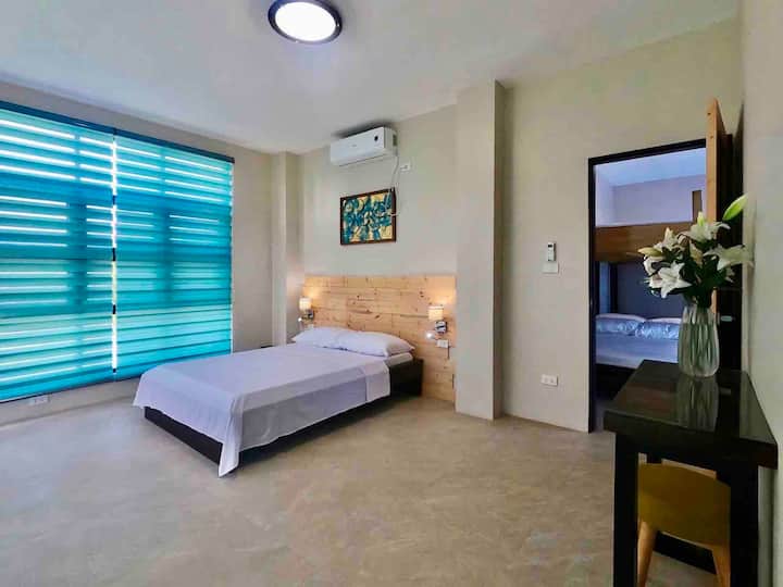 Rold&roub Connecting- 10pax (Free Kitchen Usage) - Puerto Galera