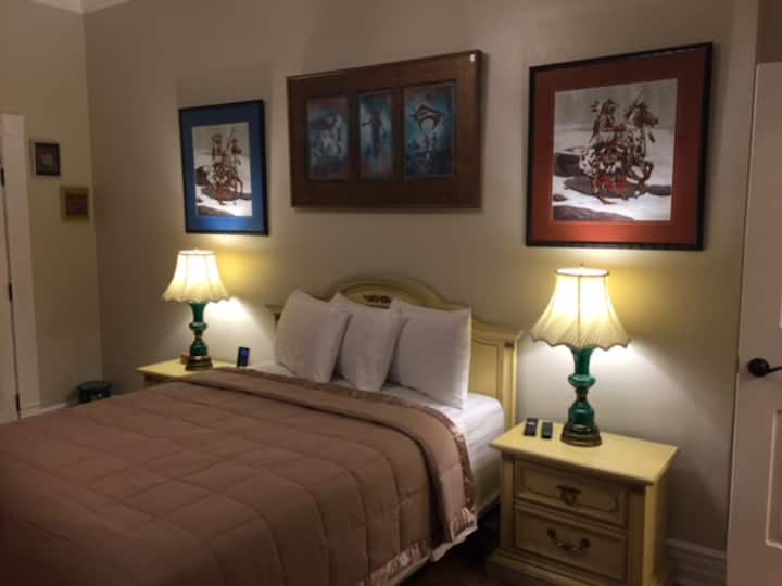 The Tucson Room In Downtown Tucson - Tucson, AZ