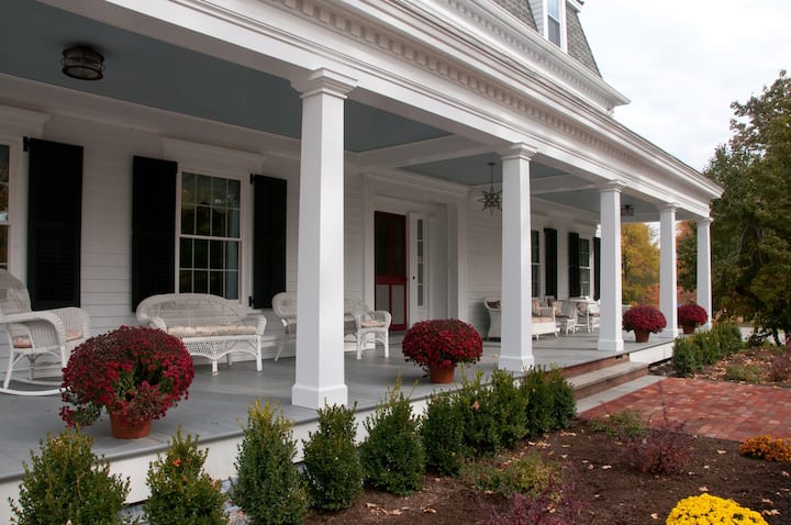 Historical Brinckerhoff Inn 300yr Old B&b - Beacon, NY