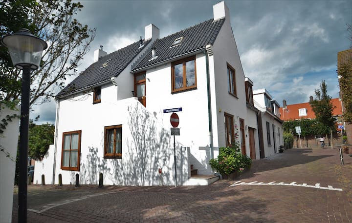 Rozenobel Apartment
In Het Centrum Van Zandvoort - Zandvoort