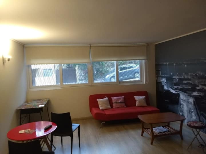 Excelente Estudio, En Primer Piso - Valparaíso