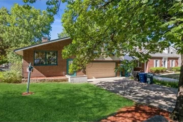 Ashbypark Retreat: Heart Of Dsm, Nature Steps Away - Des Moines, IA