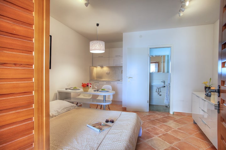 Casa Marina Studio Apartment - Lozovac