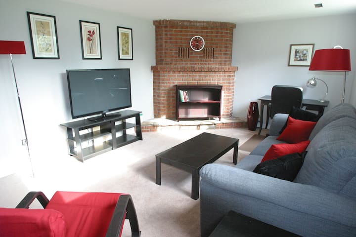 Peaceful Forest Garden Setting In Suburbia - Kingston, Canada