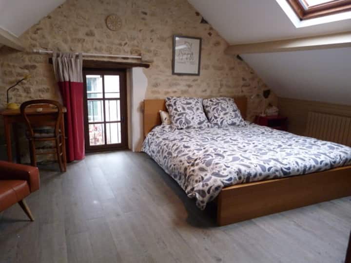 Chambre De Charme Avec Salle De Bain Privative - L'Isle-Adam