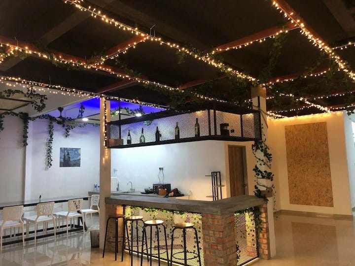 [20pax]homesuite[6room][pool&pool][kbox][beach] - Port Dickson
