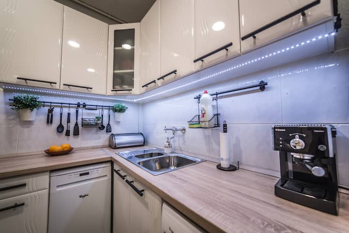 Very Central Quiet, Cosy, Apartment On Király St. - Budapest