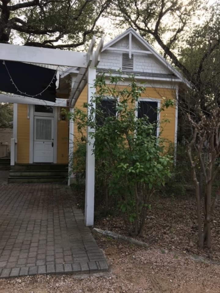 The Little House In Soco - Austin, TX