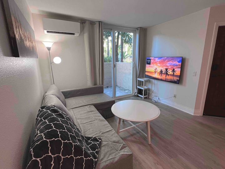 Entire Condo | Quiet La Jolla/utc | Furnished - San Diego, CA