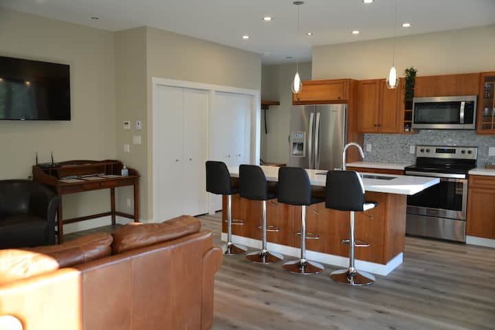 Superior Suites -Lakeview In The Heart Of Downtown - Nelson