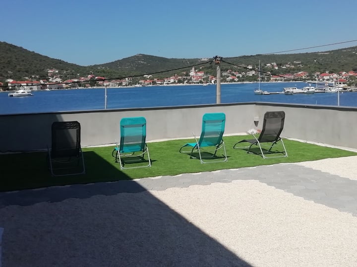 Udobna Kuća Uz Plažu - Croatie