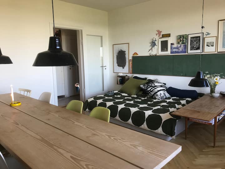 2-værelses Lejlighed Med Havudsigt Og Frodig Altan - Aarhus