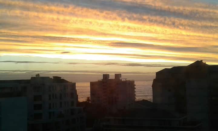 Sea Views, Bright, Digital Nomads *No Loadshedding - Cape Town