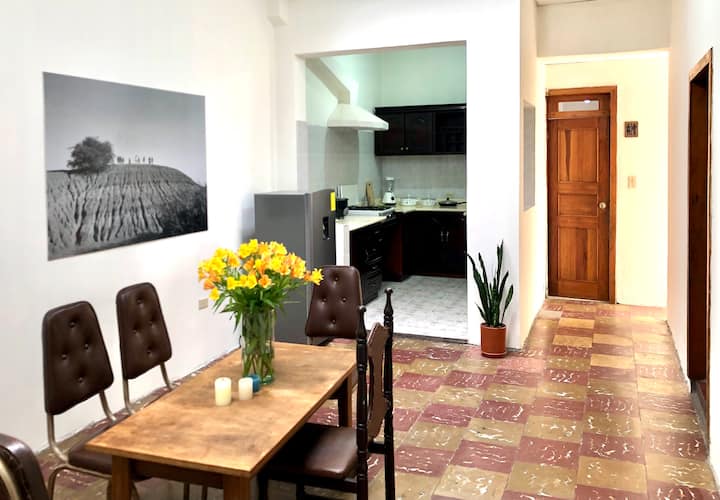 Departamento En Centro Histórico De Cuenca - Cuenca