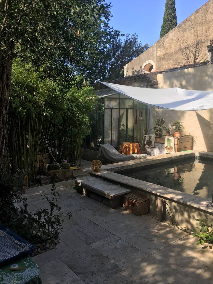 Pavillon De Charme Avec Bassin - Salon-de-Provence