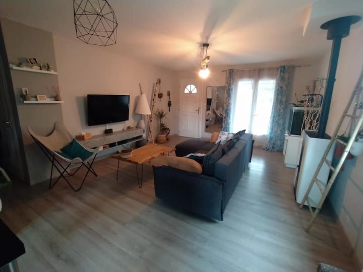 Maison Avec Piscine Sécurisée, Lotissement Calme - Monteux