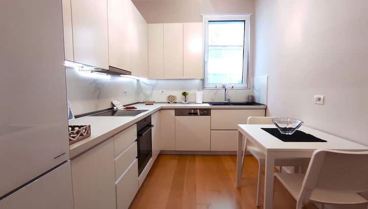 Skanderbeg Square Apartment In Tirana. - Tirana