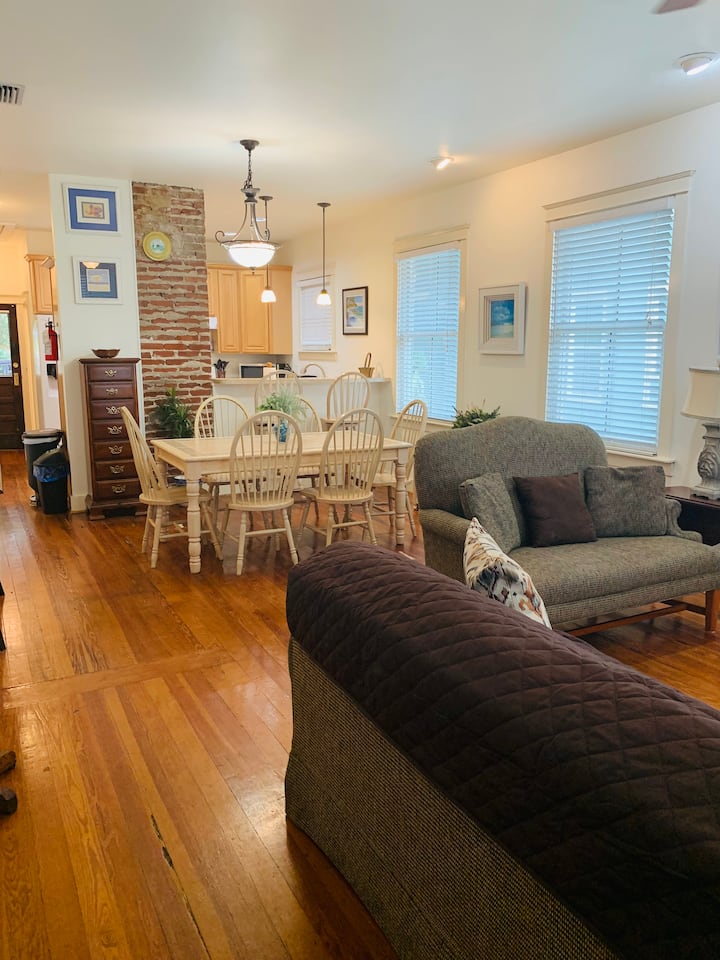 Pet Friendly, Downtown, 3 Bedroom Bungalow - St. Augustine, FL