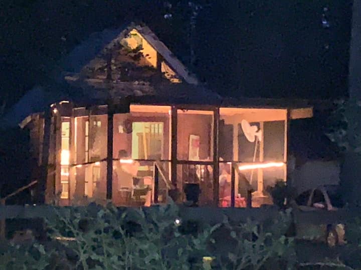 Cozy Cabin W/ Large Screened-in Deck Near Unc/duke - Carrboro, NC