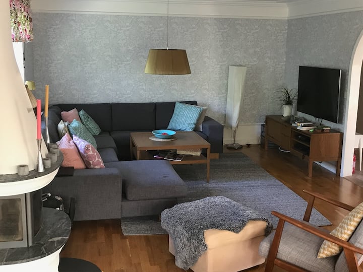 Villa 6 Sovrum I ÄLta, 15 Min Från Stockholm City - Stockholm