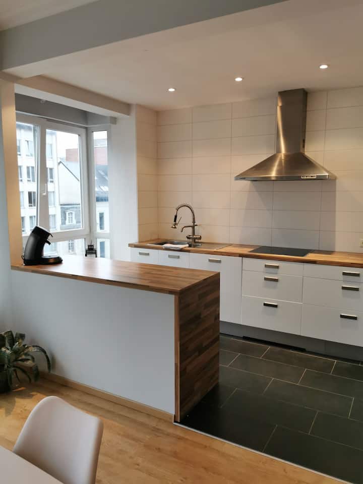 Lovely 2br Apartment + Free Parking - Anvers