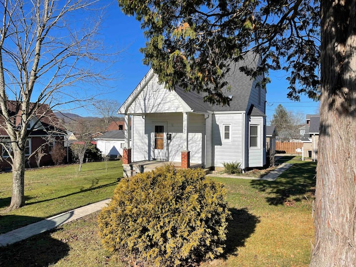 Orchard Nook 2 - Elkins, WV